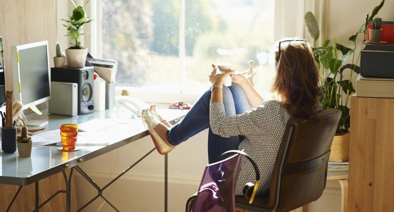 Home Office- Advantages and disadvantages of working from home - Guides ...